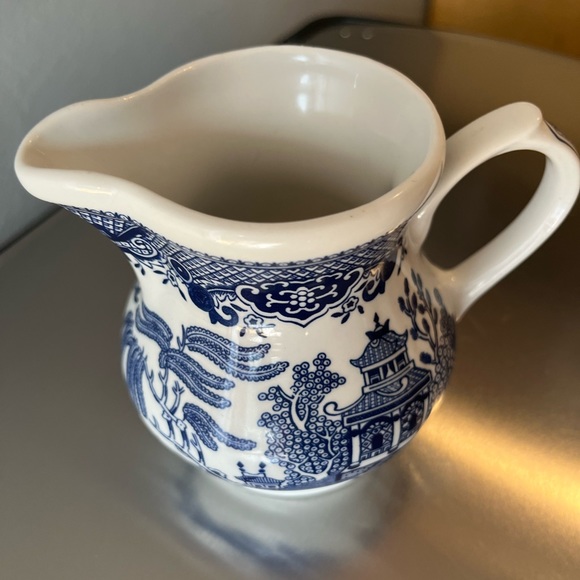 Churchill | Dining | Churchill Blue Willow Staffordshire England Small ...